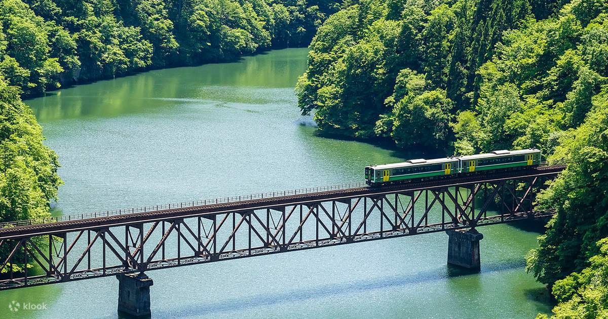 Tour di un giorno al Castello di Aizuwakamatsu e alla linea JR Tadami ...