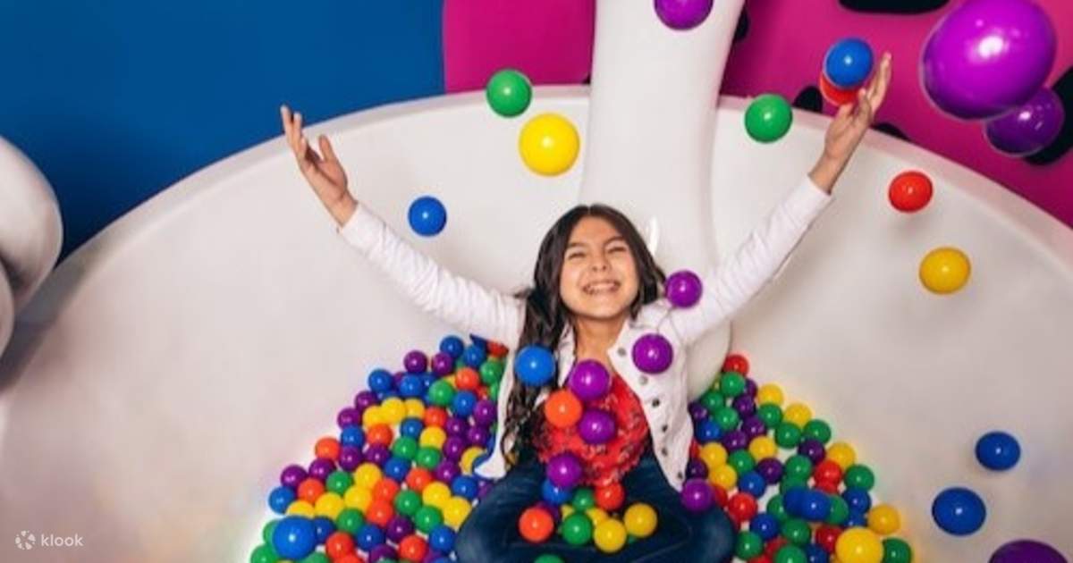 Giant's House at World of Illusions Admission in Los Angeles (Direct ...