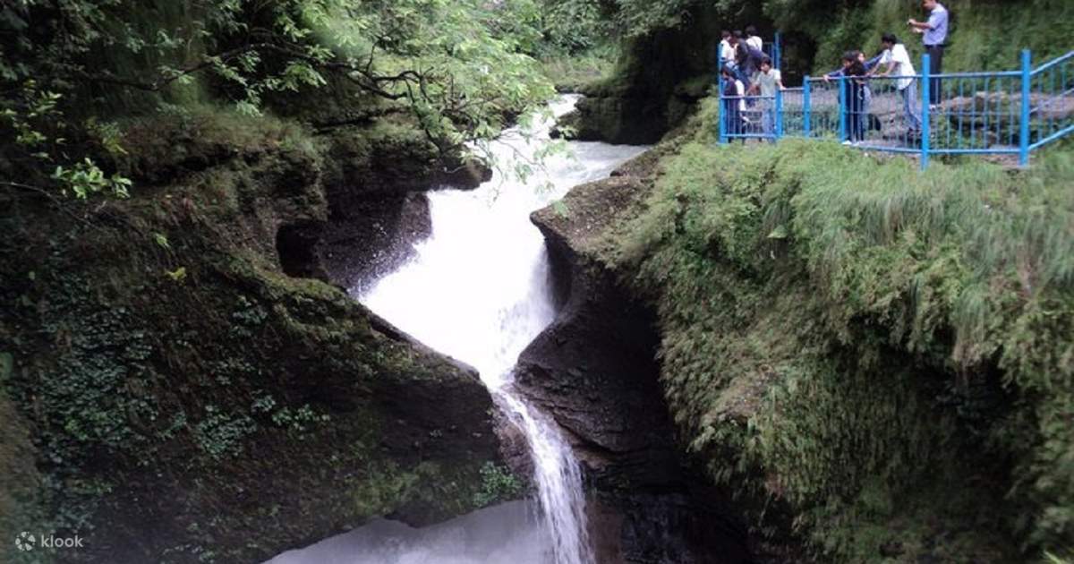 在半日导览中探索博卡拉的山地博物馆、瀑布和洞穴 Klook客路