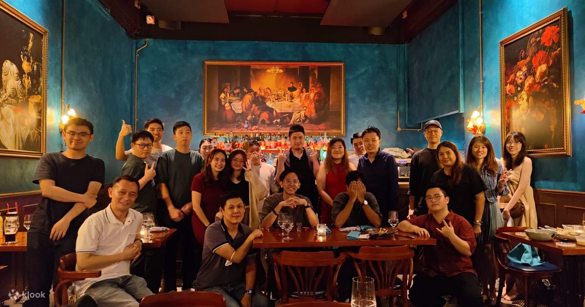 Party Singapore Bespoke Pub Crawl - Klook Canada