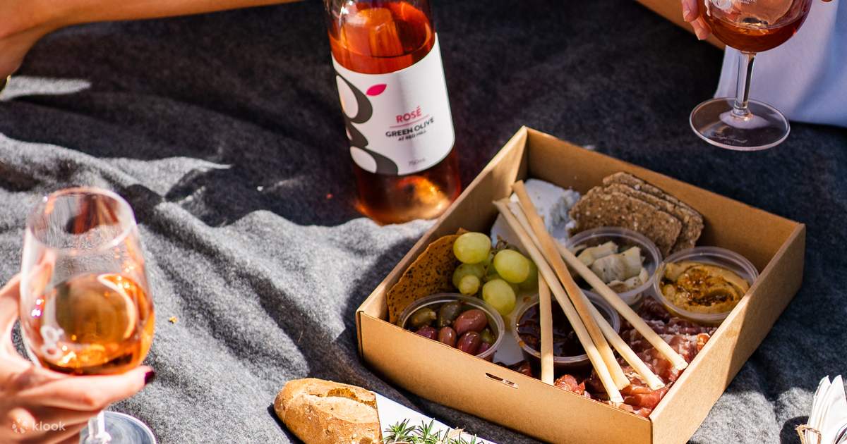 Farm Picnic for Two at Green Olive at Red Hill - Klook États-Unis