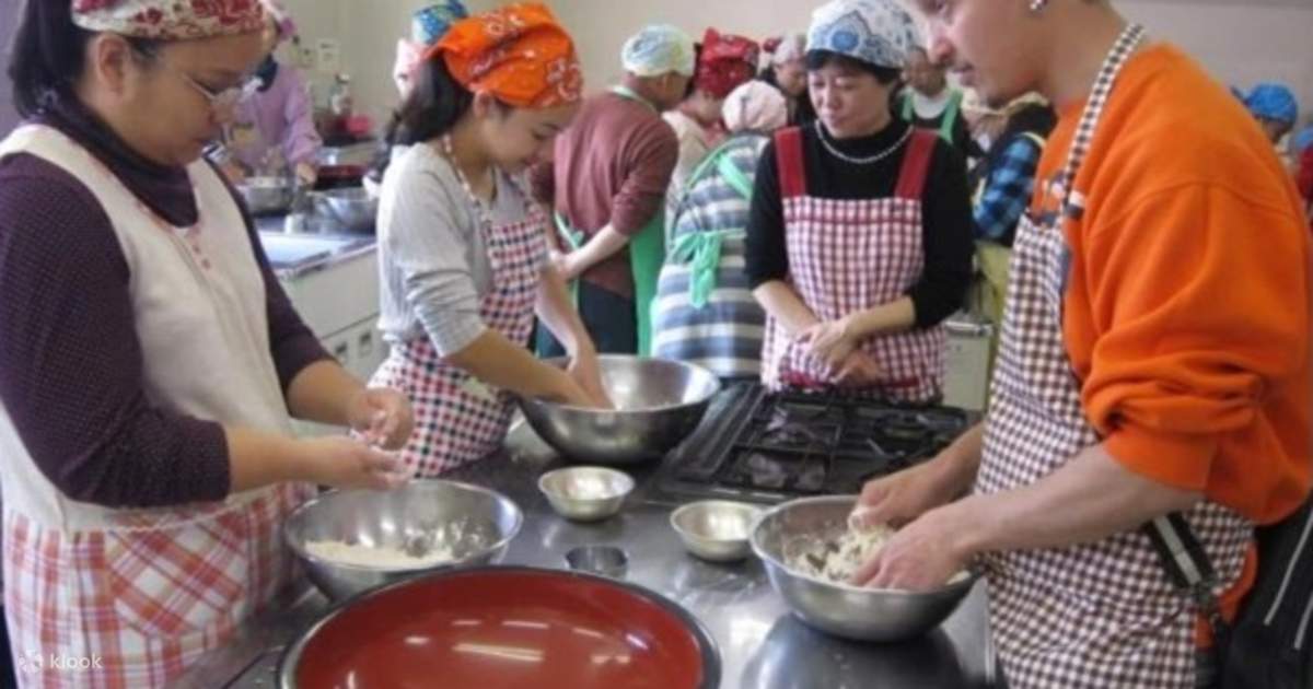Hand-made udon noodle experience class - Klook Australia