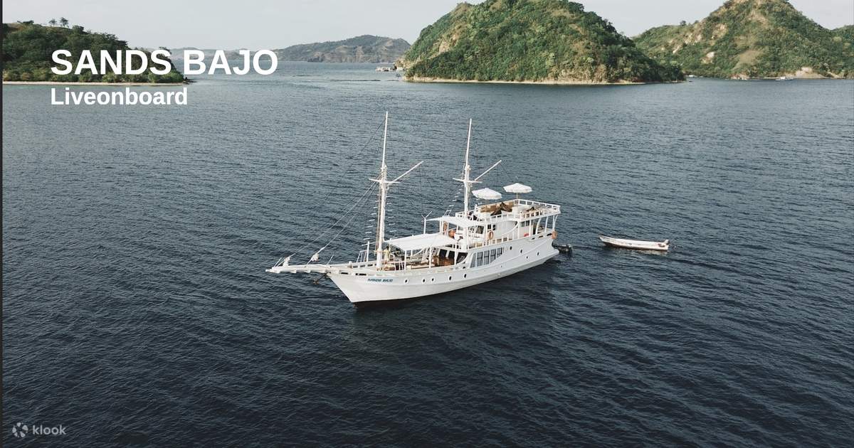 Pasir Bajo Phinisi Berlayar Komodo Liveaboard Labuan Bajo - Klook Indonesia