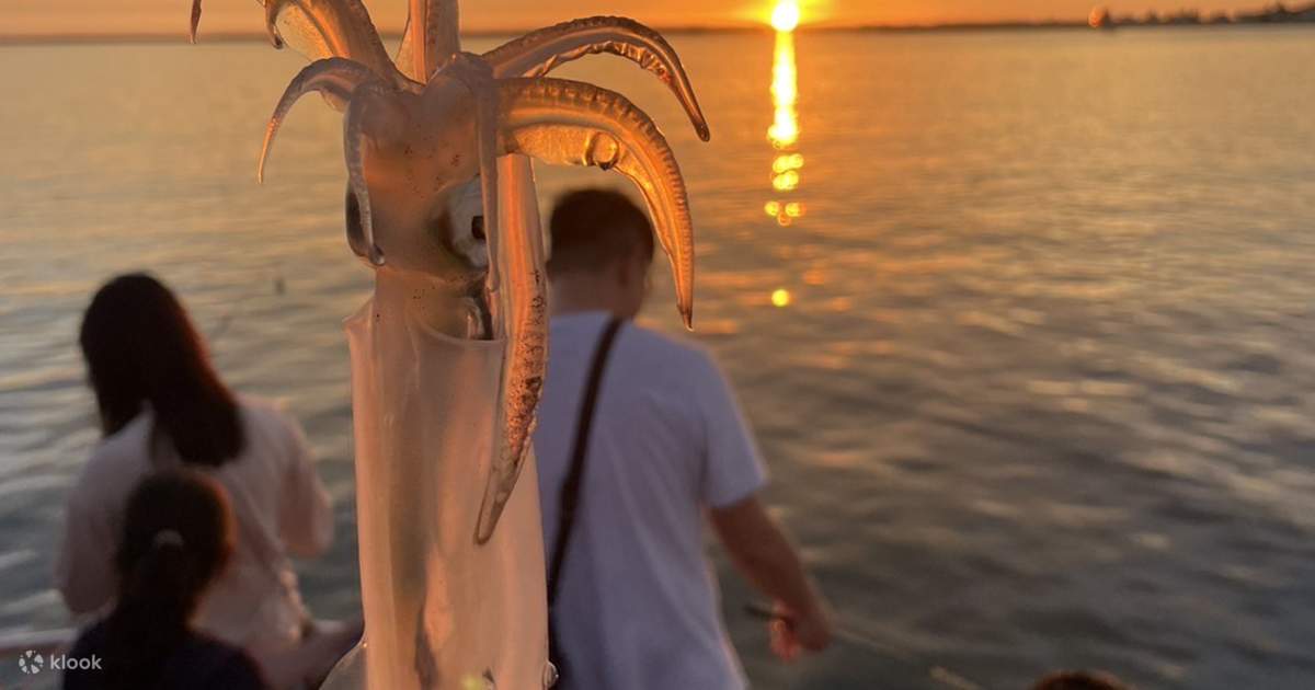 Penghu: Chartered Boat Night Squid Fishing Experience & Three Ways to ...