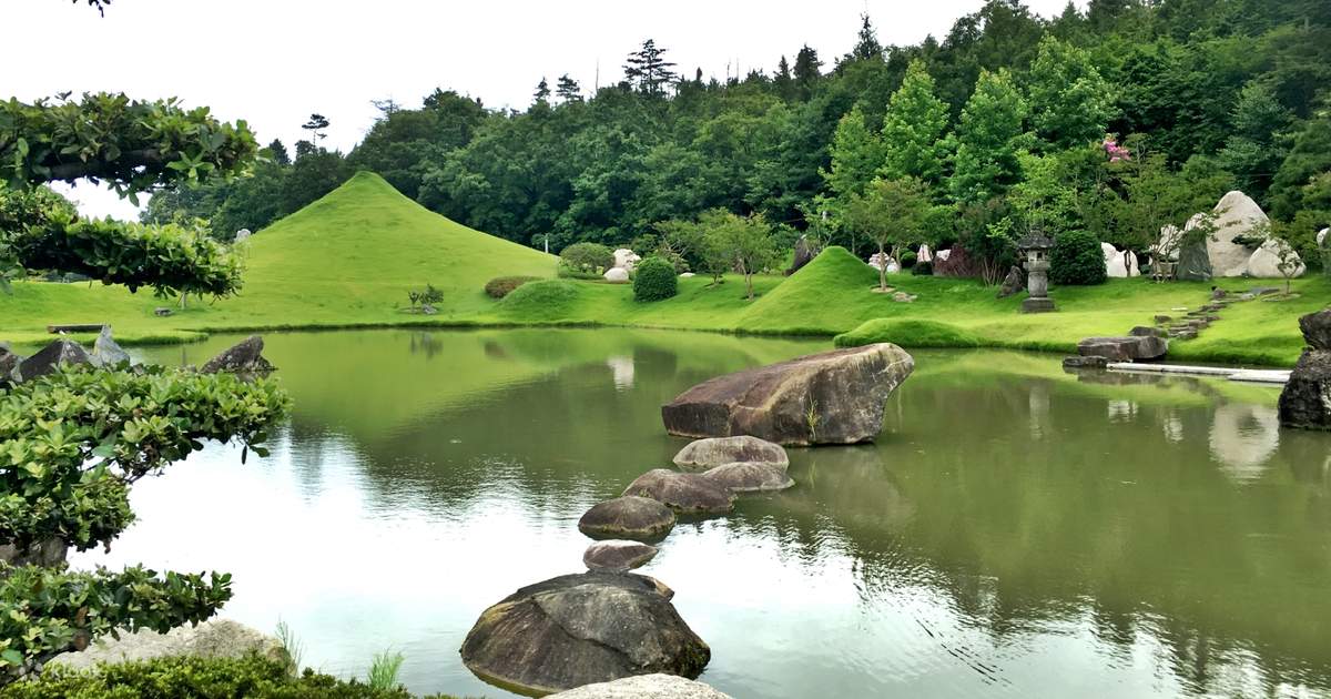 Jardín de piedras famosas donde también se puede disfrutar de plantas y ...