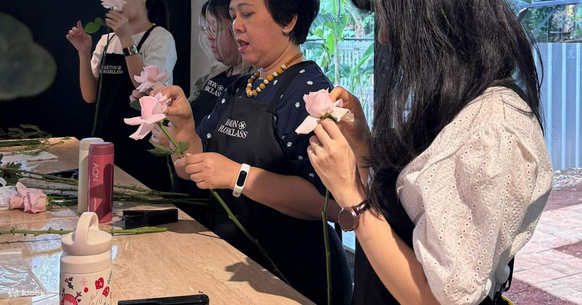 Fun Flower Workshop in Jakarta with Baleton Flowerchef - Klook