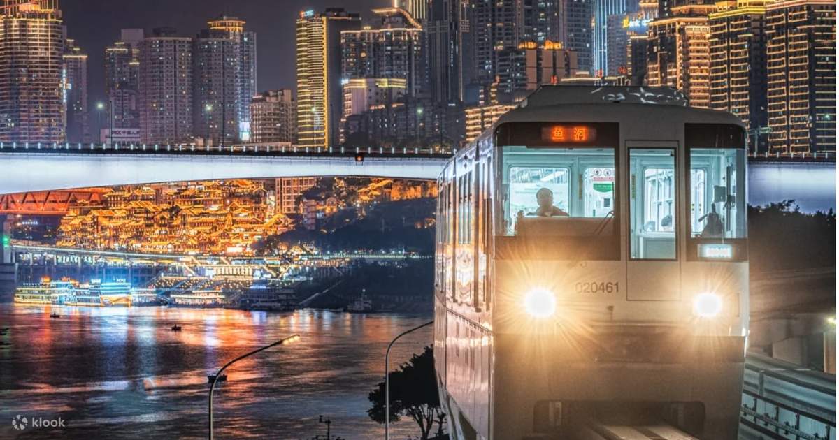 Chongqing 5-day tour 2-8 people small group (Jiefangbei + Hongyadong ...