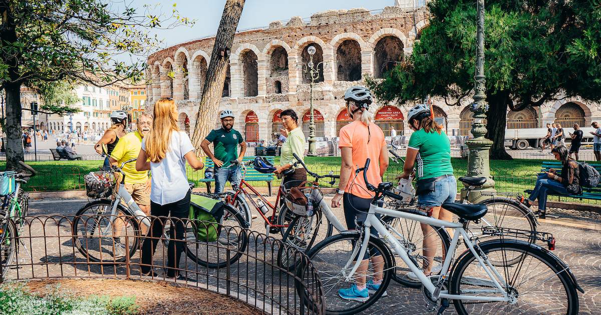 Highlights and hidden gems bike tour in Verona - Klook Estados Unidos