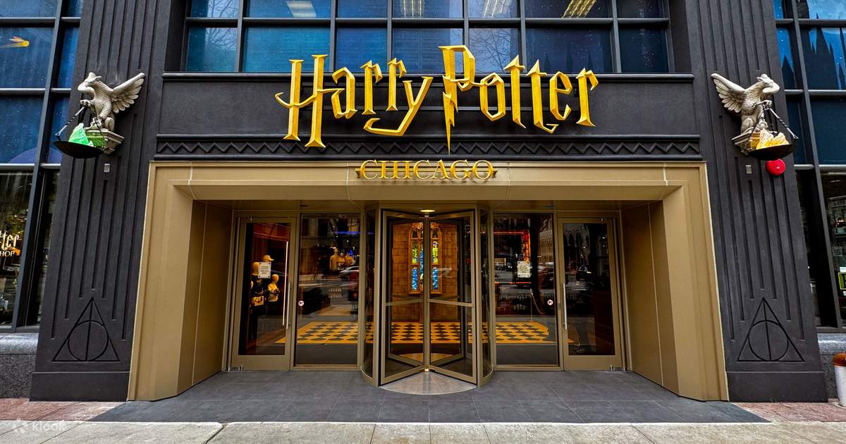 Ensemble de produits dérivés de la boutique Harry Potter Chicago ...