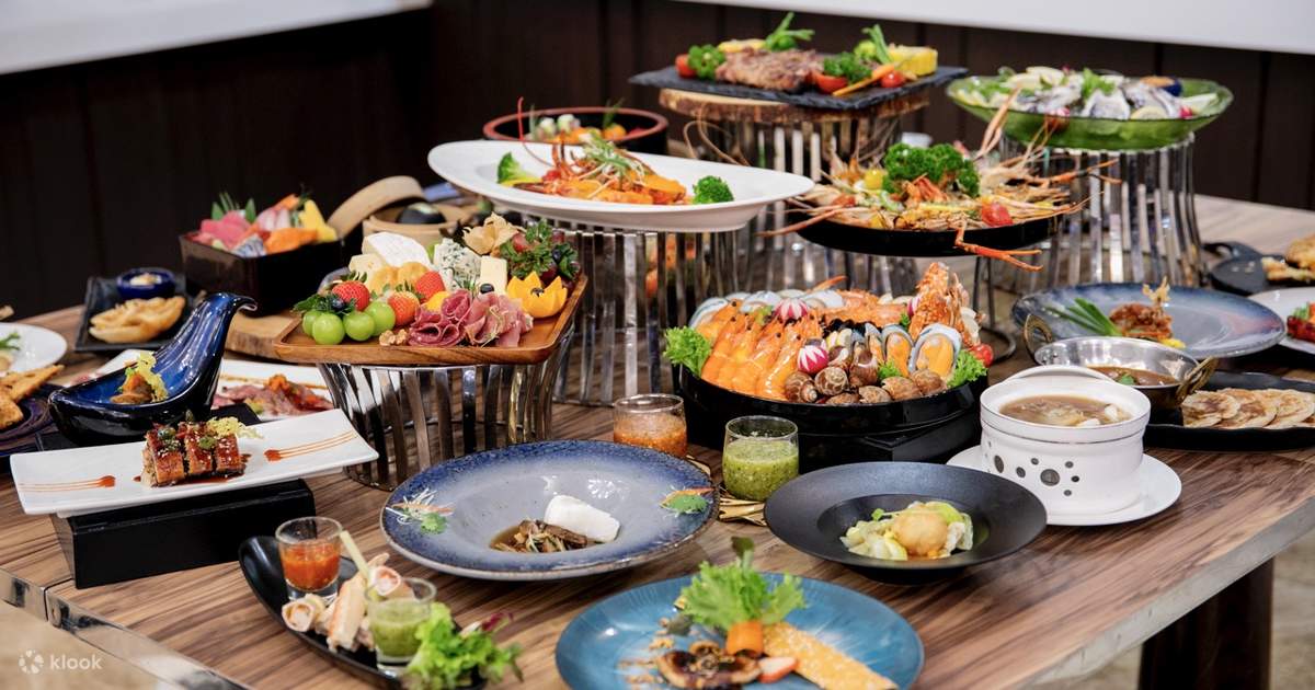 The Berkeley Dining Room in The Berkeley Hotel Pratunam - Klook United ...