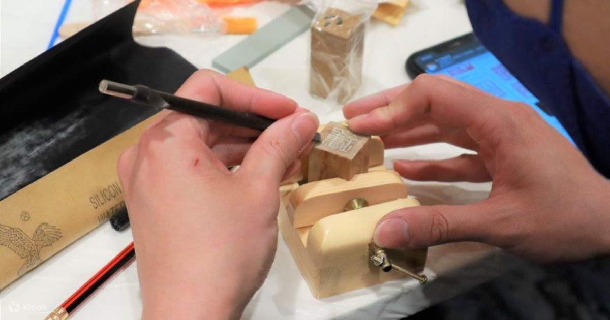 J-HUB Hong Kong Jewelry Workshop - Workshop Ukir Segel｜Hung Hom - Klook ...