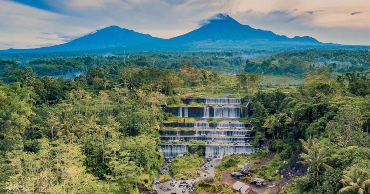 Instagramable Grojogan Watu Purbo Waterfall and Optional Borobudur ...