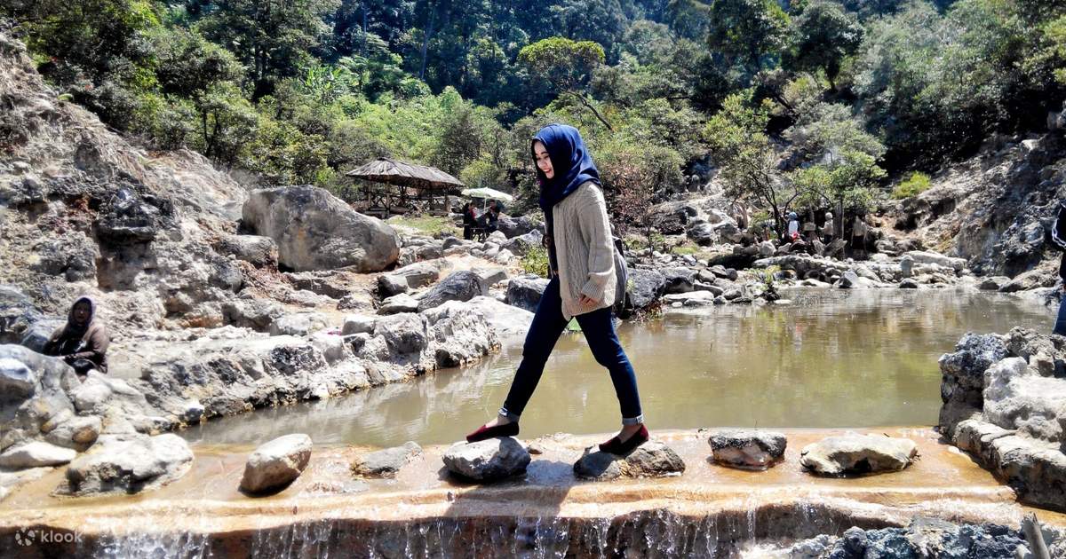 Kawah Rengganis Private Hiking Tour dari Bandung, Indonesia - Klook ...