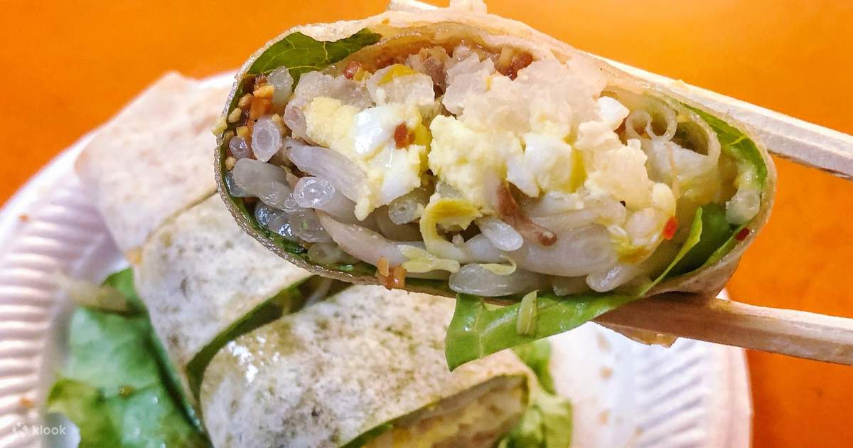 China Town Popiah at Rojak. Popiah & Cockle in Maxwell Food Centre ...