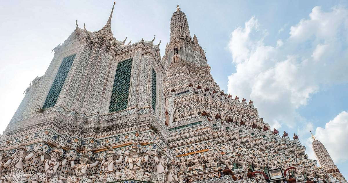 Bangkok Iconic Temple Tour: Wat Arun, Wat Pho, Wat Traimit - Klook