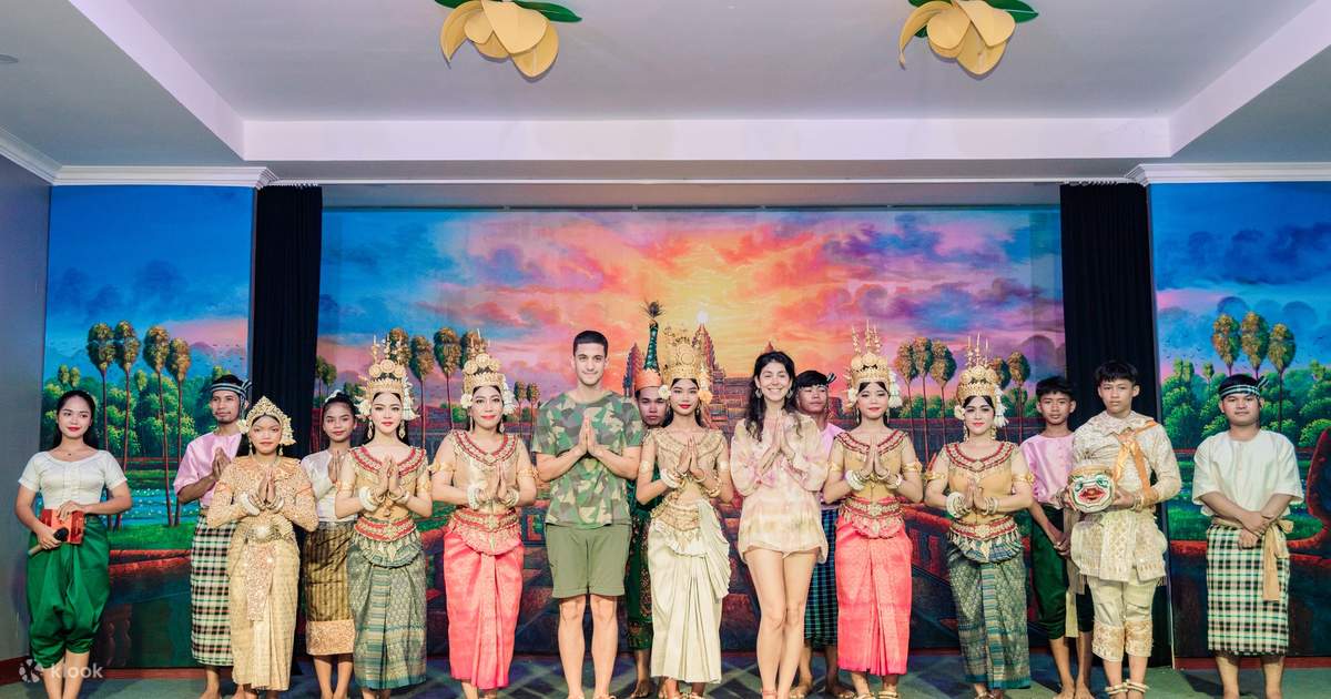 Traditional Dance Show with Set Dinner and Hotel transfers - Klook Canada