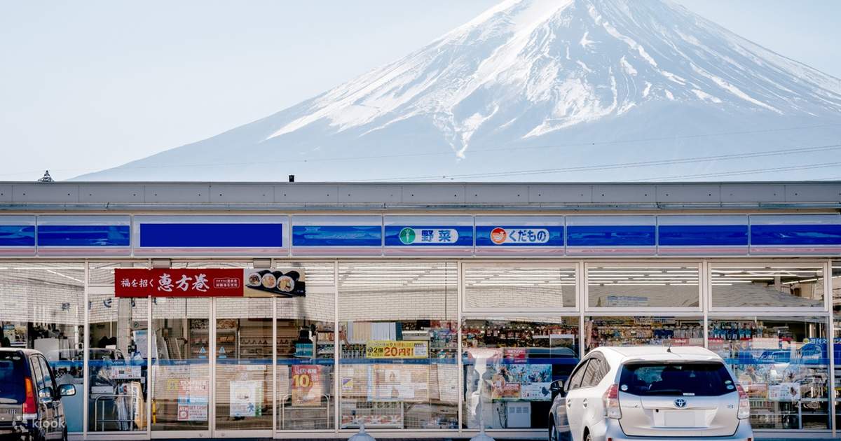 Check in at Mt. Fuji Lawson Convenience Store, Fuji Twin Lakes Day Tour ...