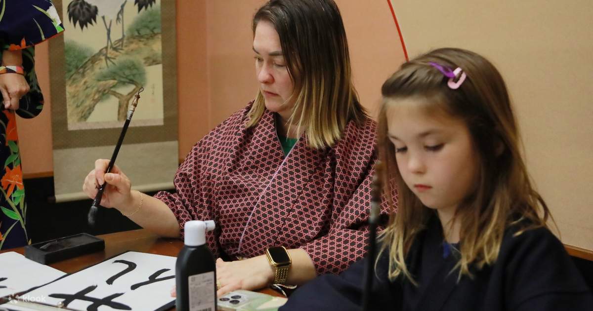Learning Zen of Traditional Japanese Calligraphy in Osaka castle ...
