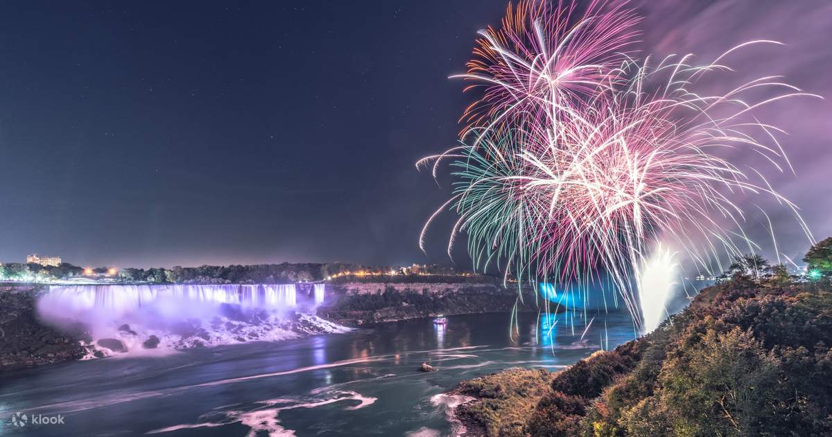 Pencahayaan VIP, Makan Malam dan Bunga Api di Air Terjun Niagara ...