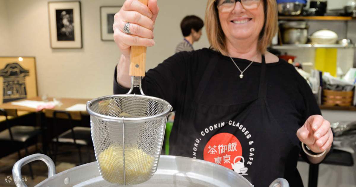 3 Hour Join In Tokyo Cooking Class by Ramen & Gyoza - Klook