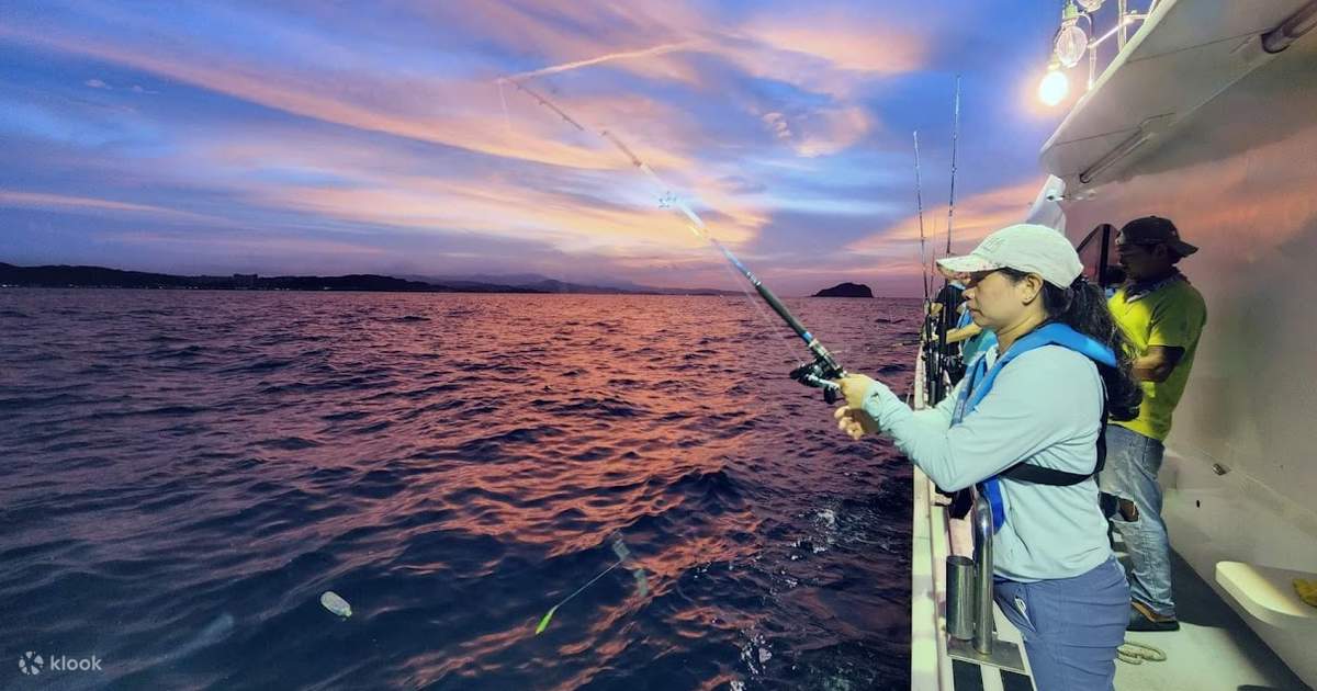 Keelung: Summer Night Yacht Fishing Experience & Fisherman Cuisine ...