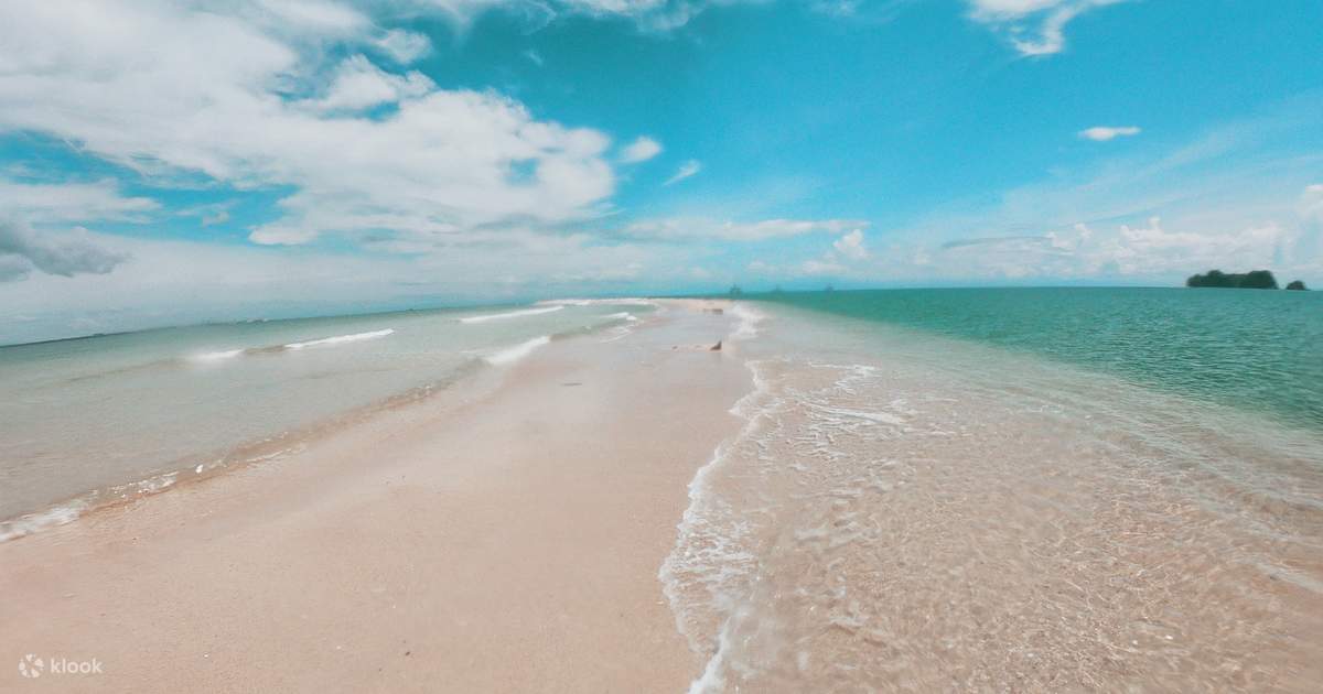 One Day Island Hopping Tour in Rusukan Besar Island, Labuan - Klook