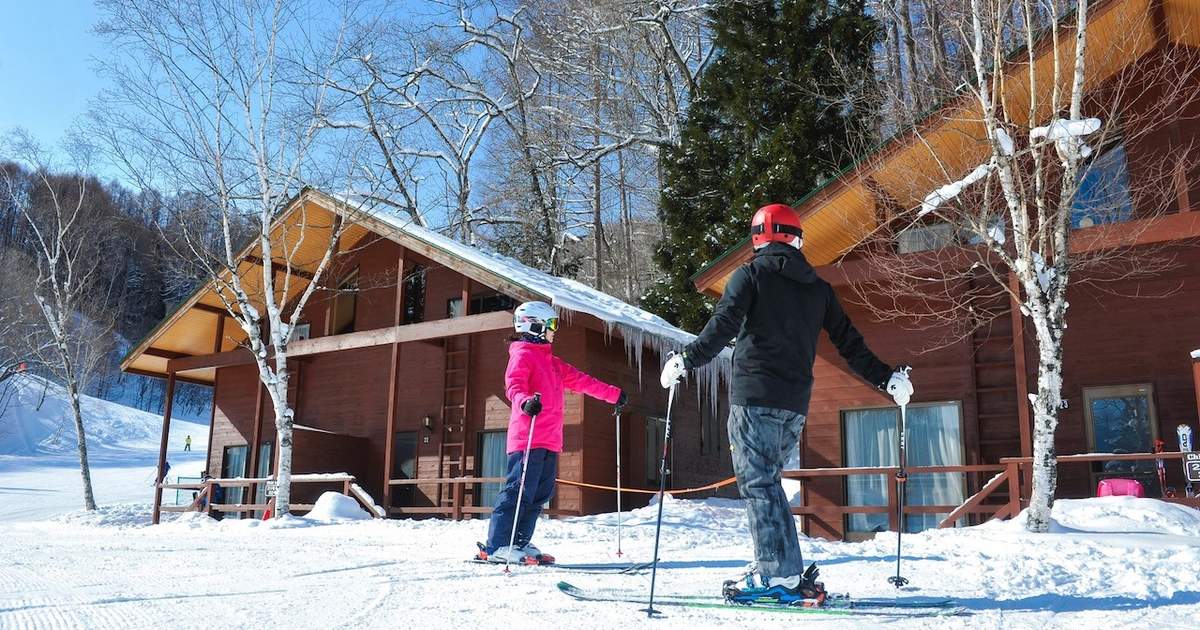 Online reservation for an all-round area with powder, terrain, and hard ...