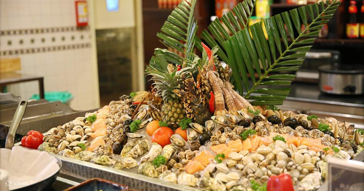 Buffet international à l'hôtel Sheraton Hanoi (Restaurant Oven D'or ...