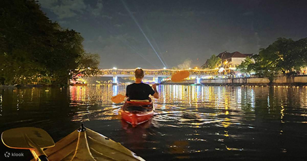 Kayak ligero nocturno en Chiang Mai - Klook Estados Unidos