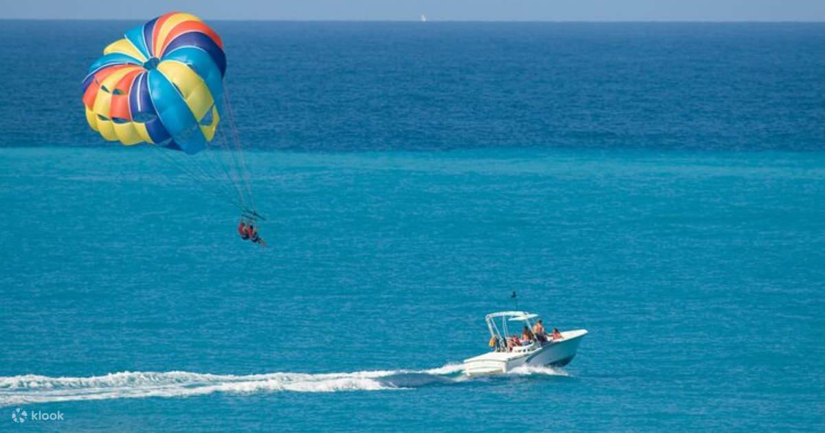 Vol en parachute ascensionnel dans le ciel de la mer Rouge avec ...