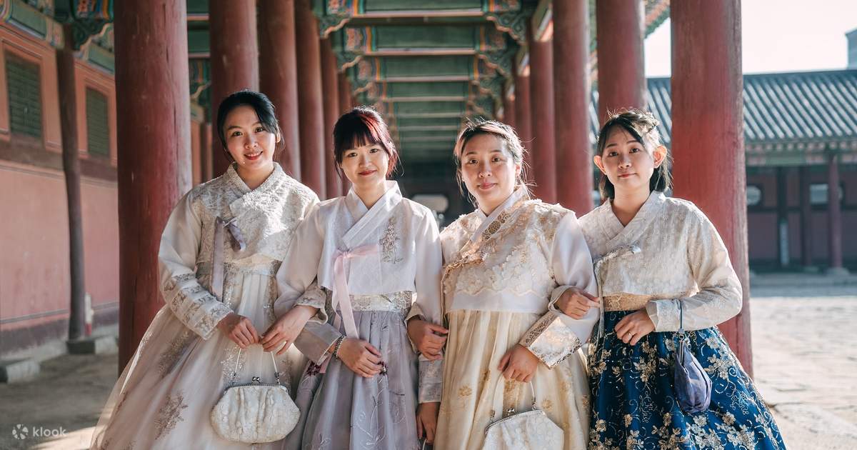 Hanbok Photoshoot and History Tour at Gyeongbokgung Palace - Klook Canada
