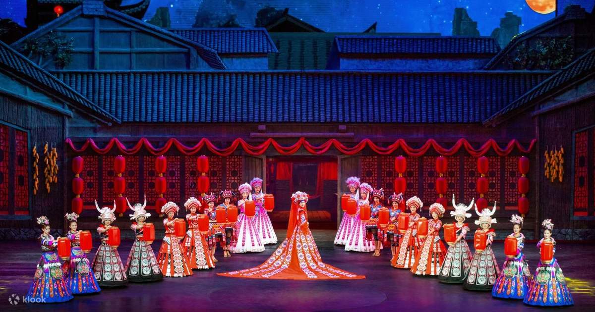 Tur Malam Pertunjukan "Charming Xiangxi" Zhangjiajie Transportasi Mobil ...