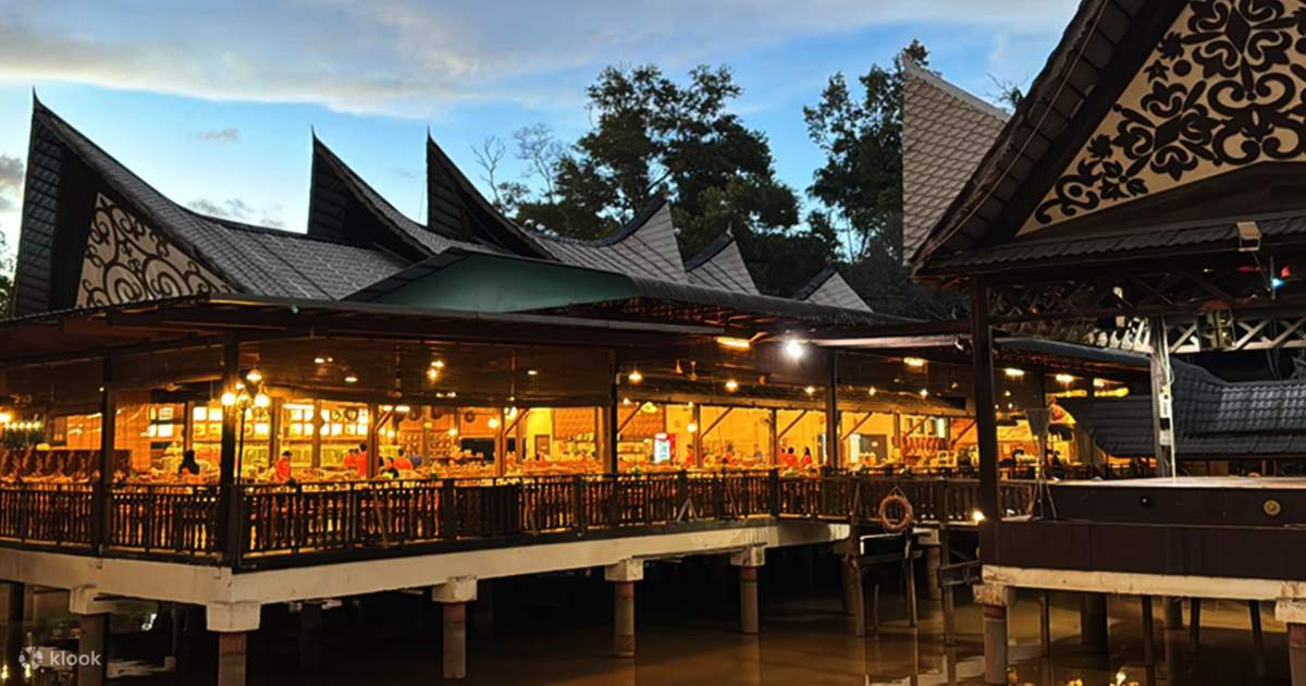 Kampung Nelayan Floating Seafood Market Restaurant in Kota Kinabalu ...