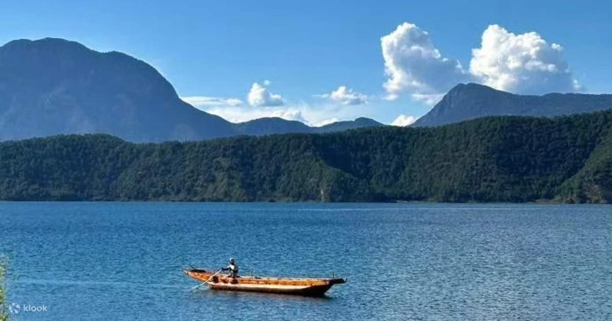 Yunnan Lugu Lake 2-day tour business car small group (Lijiang round ...