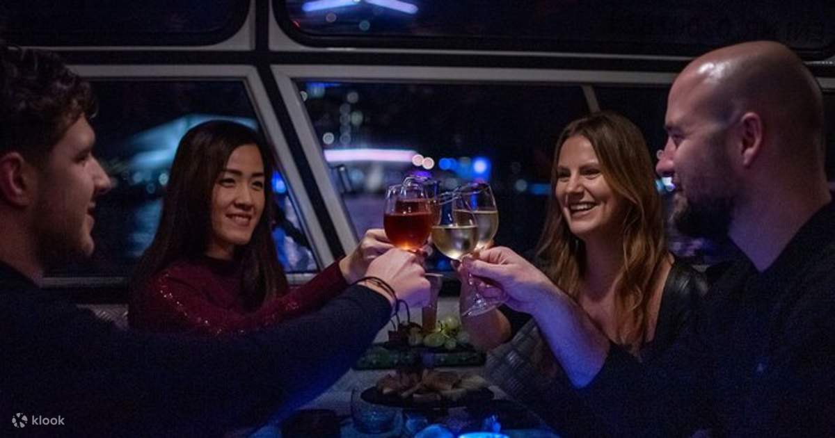 阿姆斯特丹葡萄酒和奶酪晚间运河游船 Klook客路