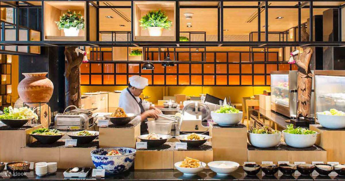 Buffet at Ginger All-Day Dining at Holiday Inn Bangkok - Klook