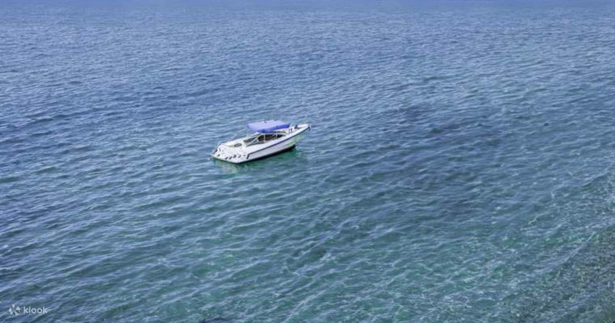 Half Moon Boat Trip - Klook Hong Kong