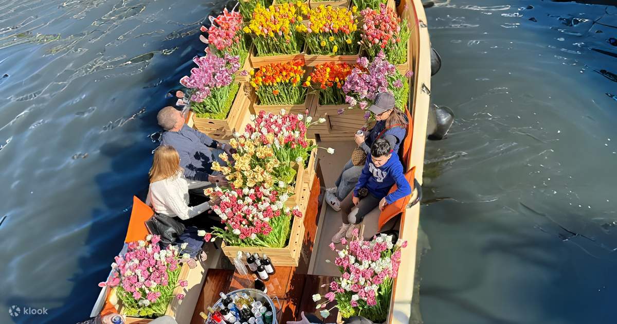 Tur pelayaran kanal bunga mewah dengan bar di atas kapal di Amsterdam ...