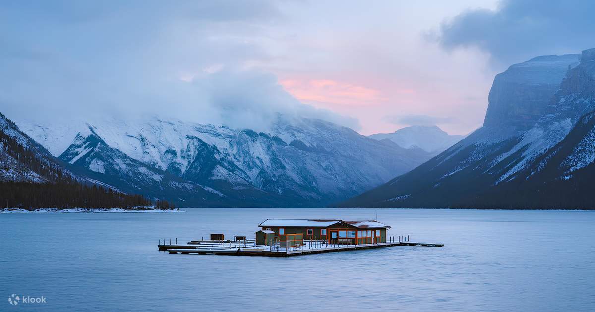 Tur Danau Louise, Danau Minnewanka, Danau Peyto & Banff di Kanada ...