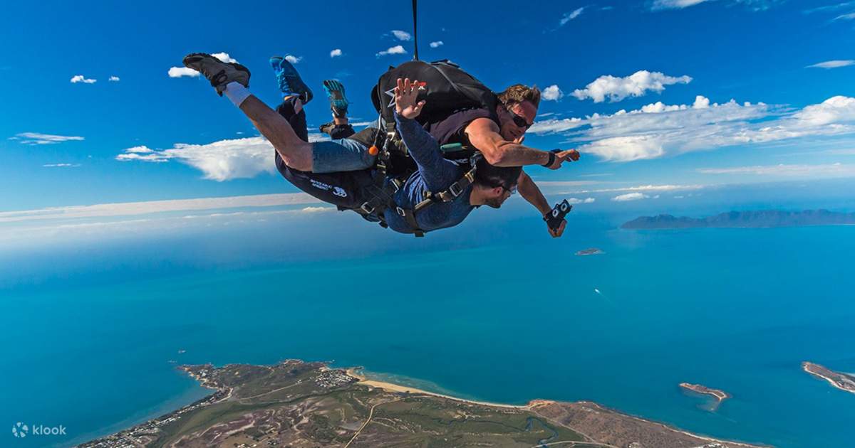 Airlie Beach Tandem Skydive Beach Landing Experience by 1300 Skydive in ...