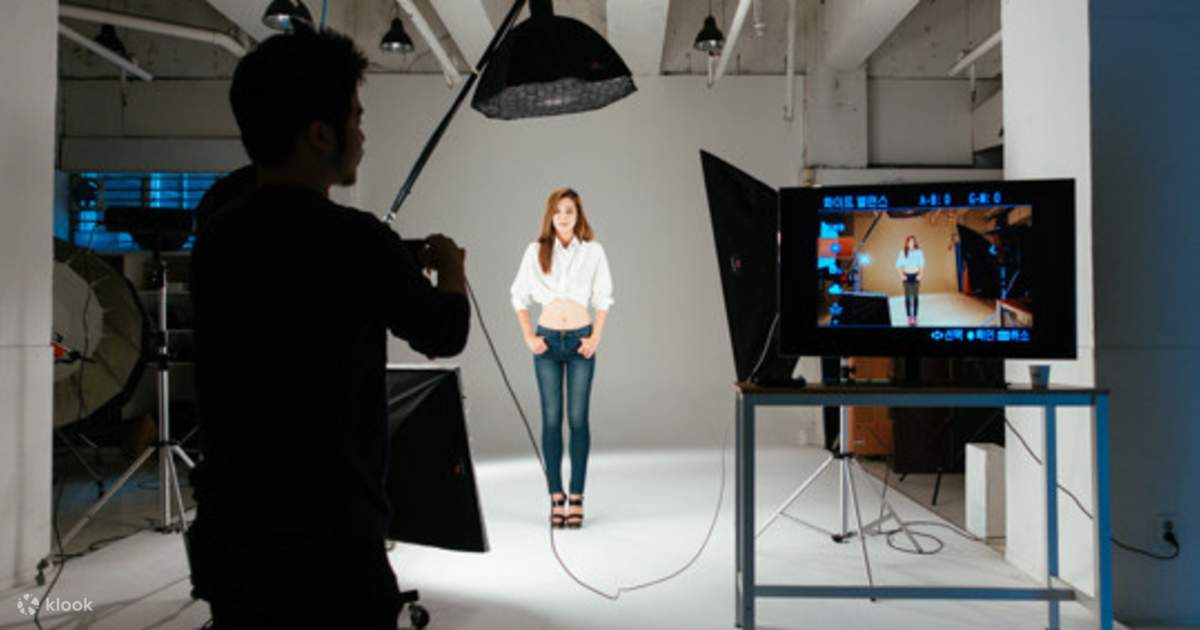 Studio Magazine Cover Profile Picture Experience - Klook