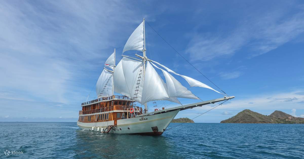 Elrora Phinisi Sailing Komodo Liveaboard Labuan Bajo - Klook