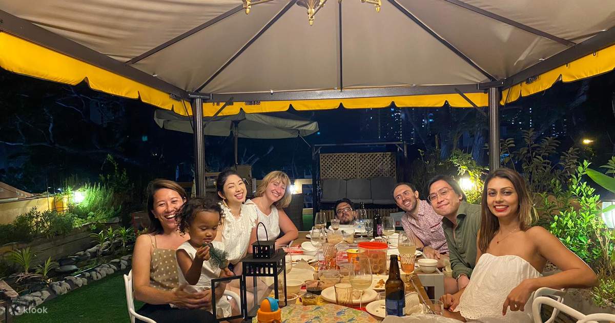 Lounge and movie session at the Sundowner - Klook