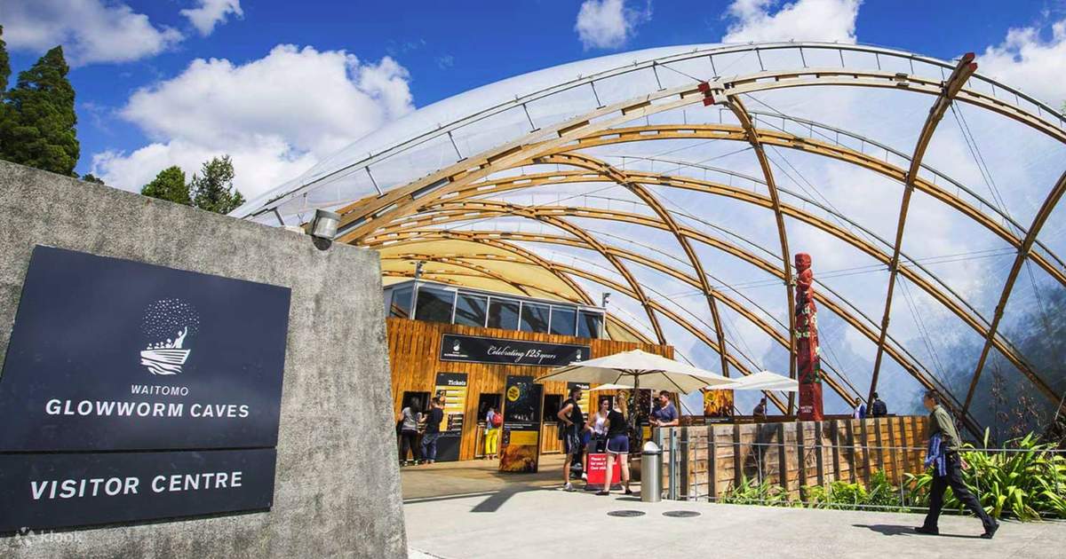 Hobbiton & Waitomo Tour Rotorua to Auckland - 클룩 KLOOK 한국