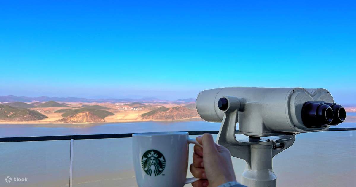 Nächstgelegenes Starbucks zur DMZ mit Blick auf Nordkorea & Hängebrücke ...
