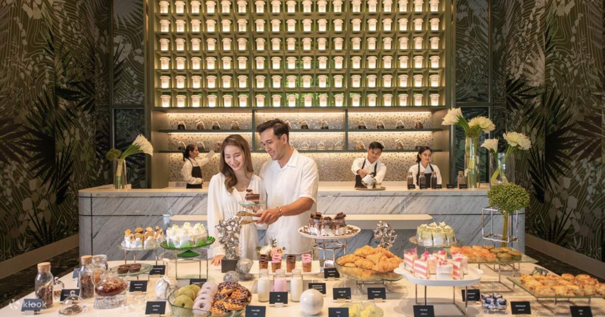 Afternoon Tea at Oort Cloud Tea Room, Grande Centre Point Space Pattaya ...