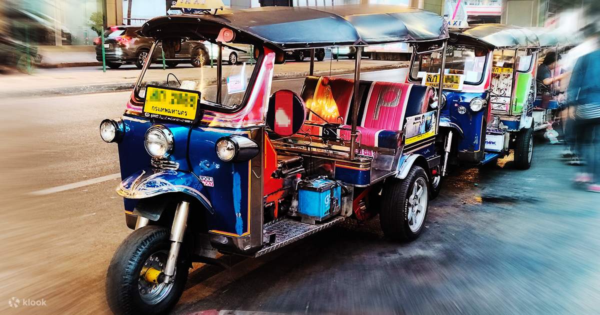 Tour đêm Bangkok: Đền chùa, Chợ và Ẩm thực địa phương bằng Tuk-Tuk ...