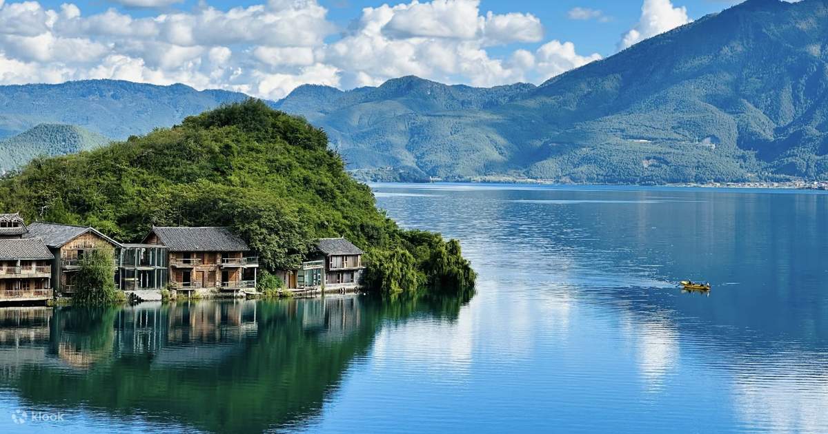 Charter Tour 2-Day Charter Tour of Lugu Lake in Lijiang, Yunnan - Klook