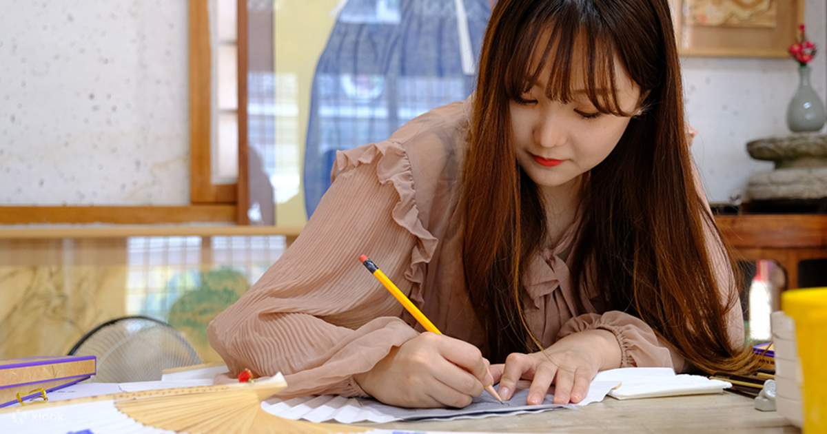 Nghệ thuật vẽ tranh dân gian triều đại Shilla trên quạt - Klook Việt Nam