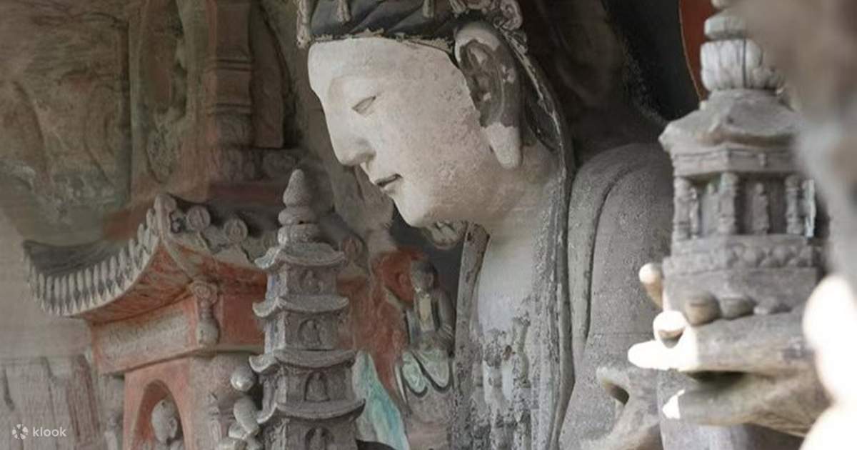 Excursión de un día a las esculturas rupestres de Dazu en Chongqing ...